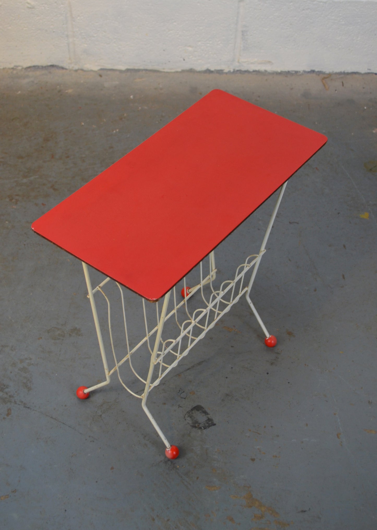 Vintage Atomic Magazine Rack – Alt Interiors