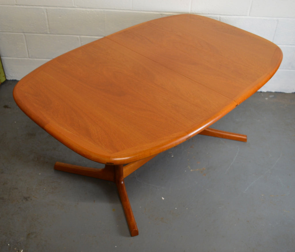 Vintage Danish Dyrlund Extending Dining Table – Alt Interiors